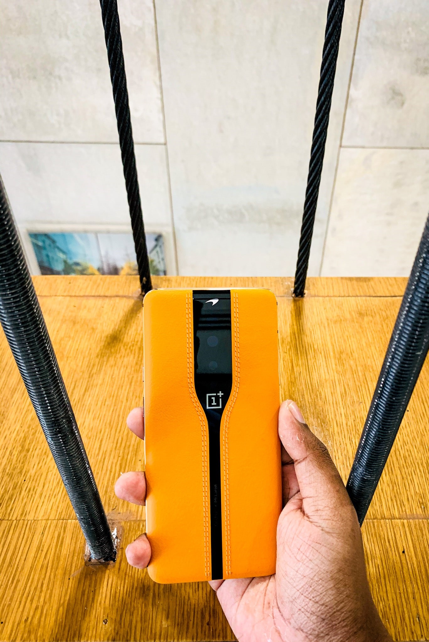Phone with Disappearing Camera : One Plus Concept One - Le-Commentator